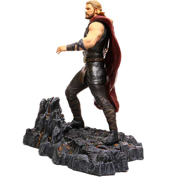 Marvel Gallery Thor Ragnarok PVC Figure - PlayGoSmart